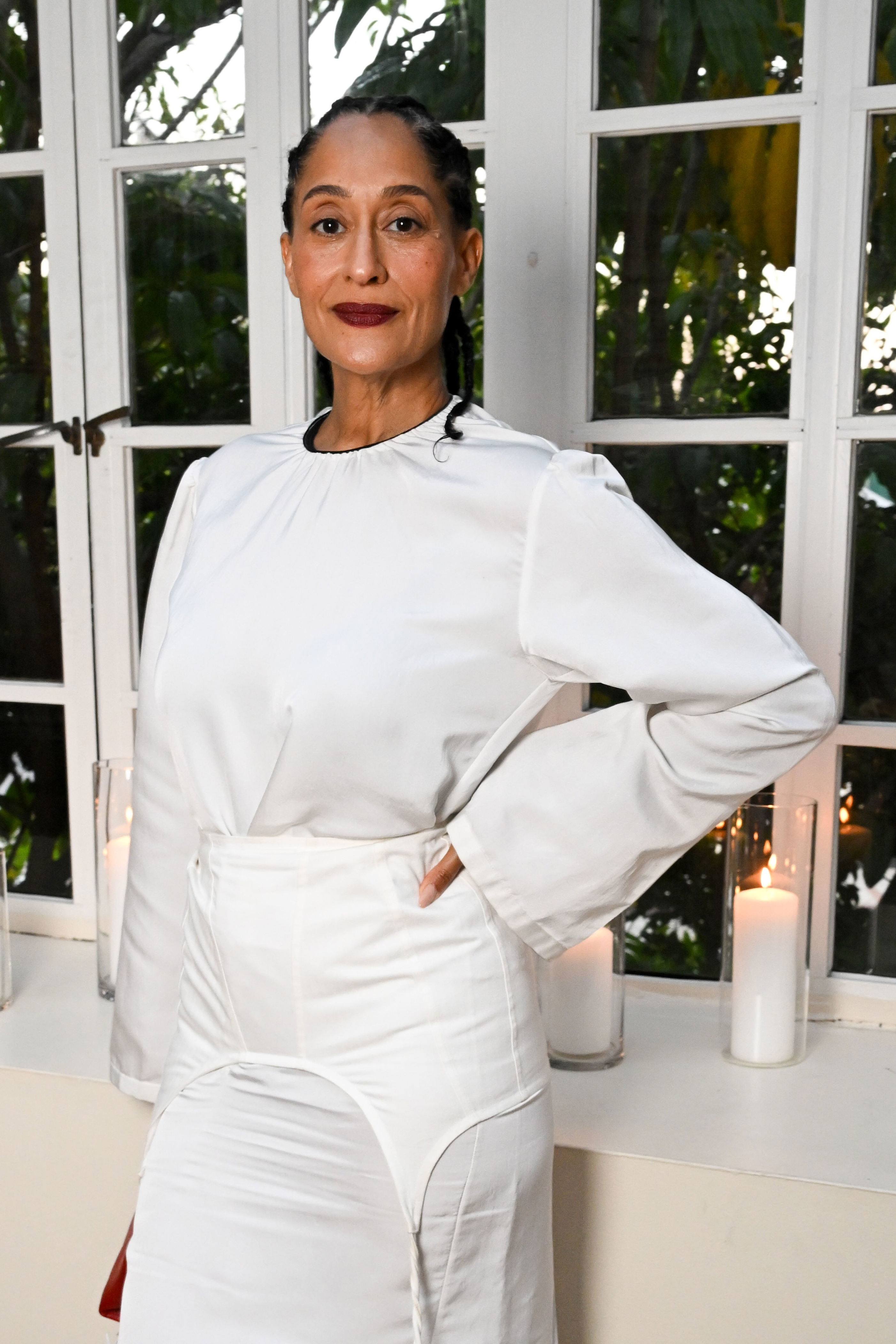Tracee Ellis Ross is wearing 10 different colors in her mismatched ...
