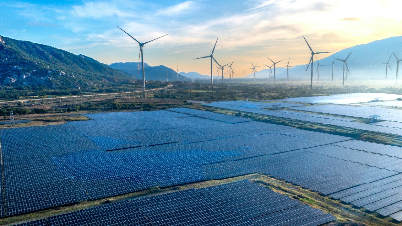 The Energy Department just laid out how wind, solar, and nuclear could ...