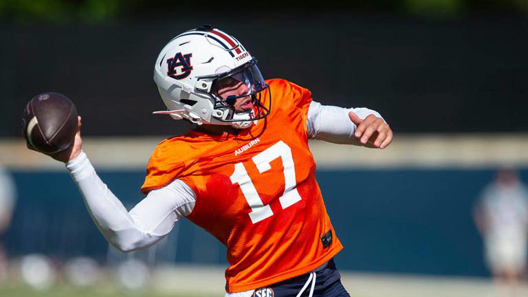 Alex Golesh reacts to critique of Byrum Brown throwing motion