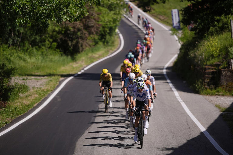 Alec Segaert wins stage 12 of Giro d'Italia