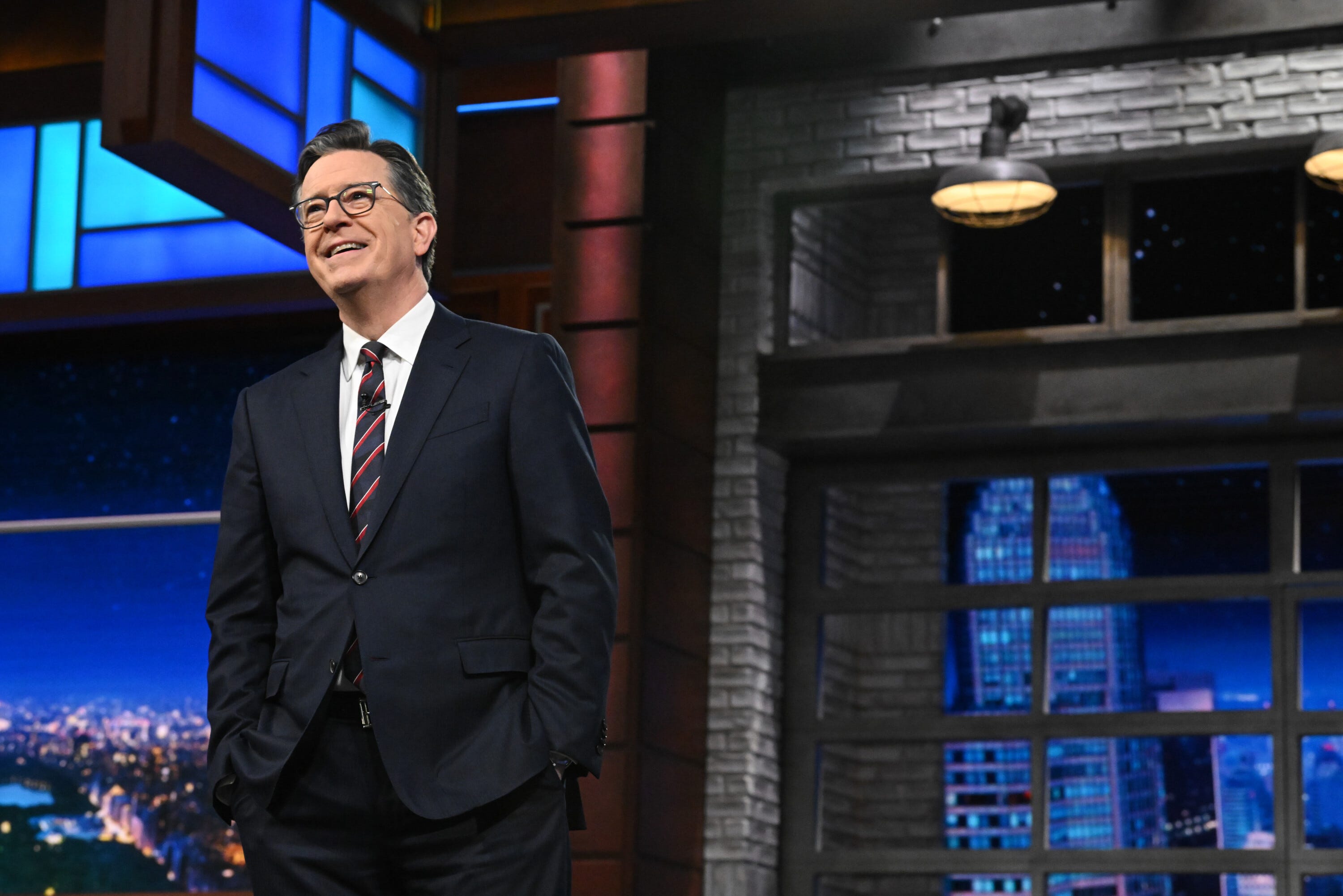 What people are saying as 'rare talent' Stephen Colbert signs off