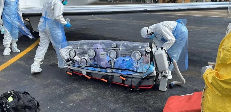 US doctor with Ebola feared he "wasn't going to make it" before evacuation