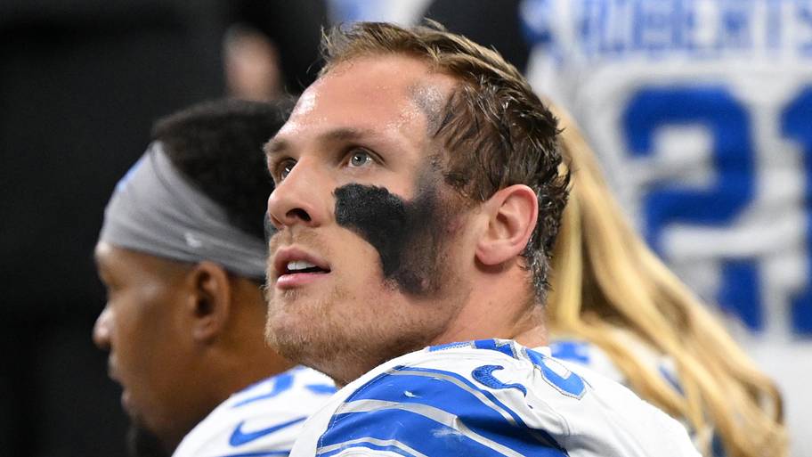 Lions finalize contract extension with LB Jack Campbell