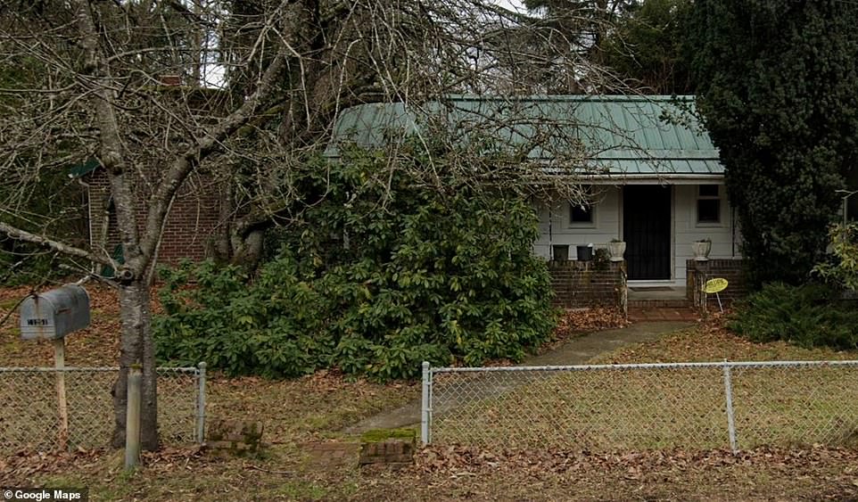 Couple forced to wear gas masks after neighbor installs tiny home