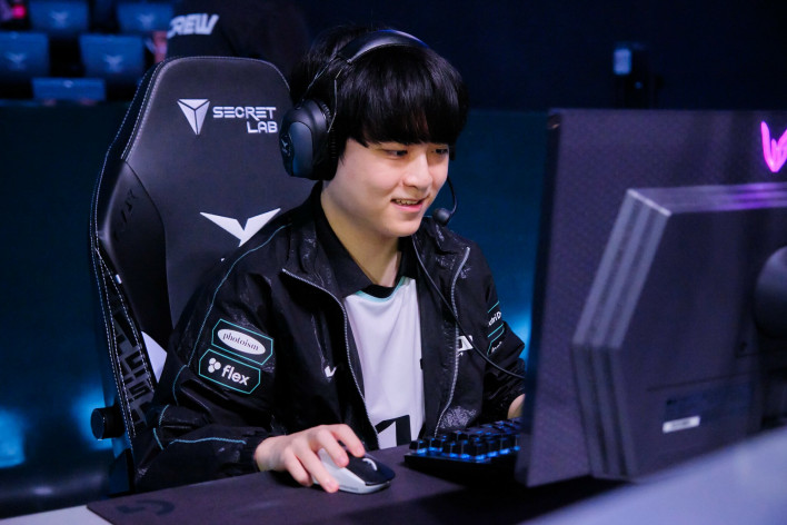 DK defeats Hanjin Brion, retains 5th place with 8-7 record