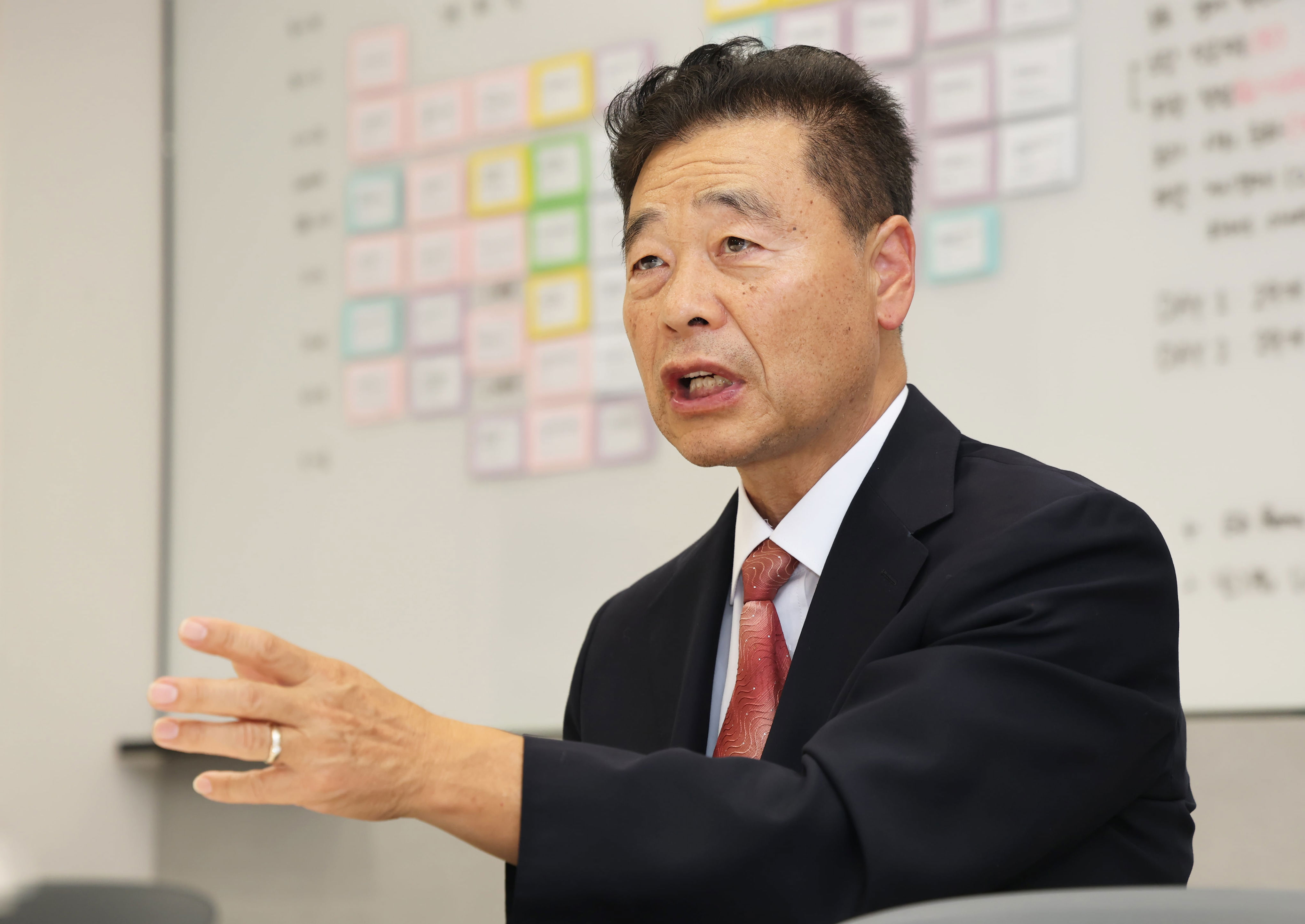 Kim Hak-song pleads for release of detained Korean missionaries