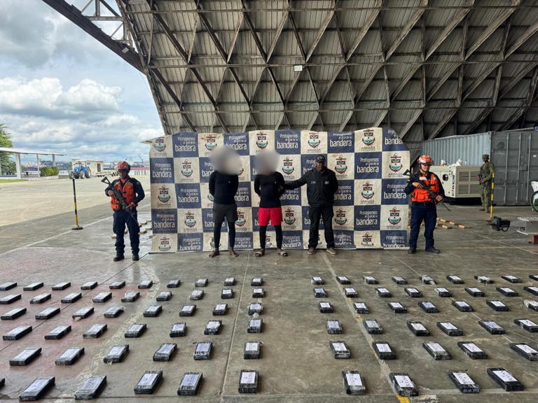 Incautan 688 kilos de cocaína en el Pacífico: Armada interceptó dos ...