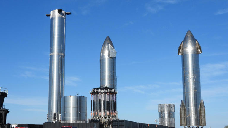Starship’s first V3 flight will drop 20 dummy Starlink satellites today ...