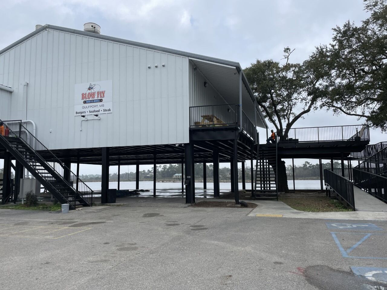 Blow Fly Bar and Grill closing, effective immediately