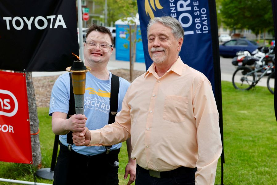 Pocatello mayor, local officers join Special Olympics torch run