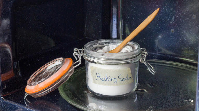 Why you should put a jar of baking soda in your microwave overnight