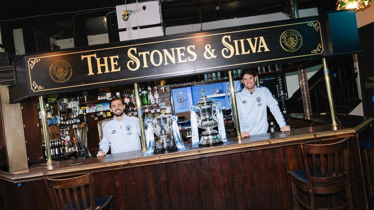'Stones & Silva' pub celebrates departing duo