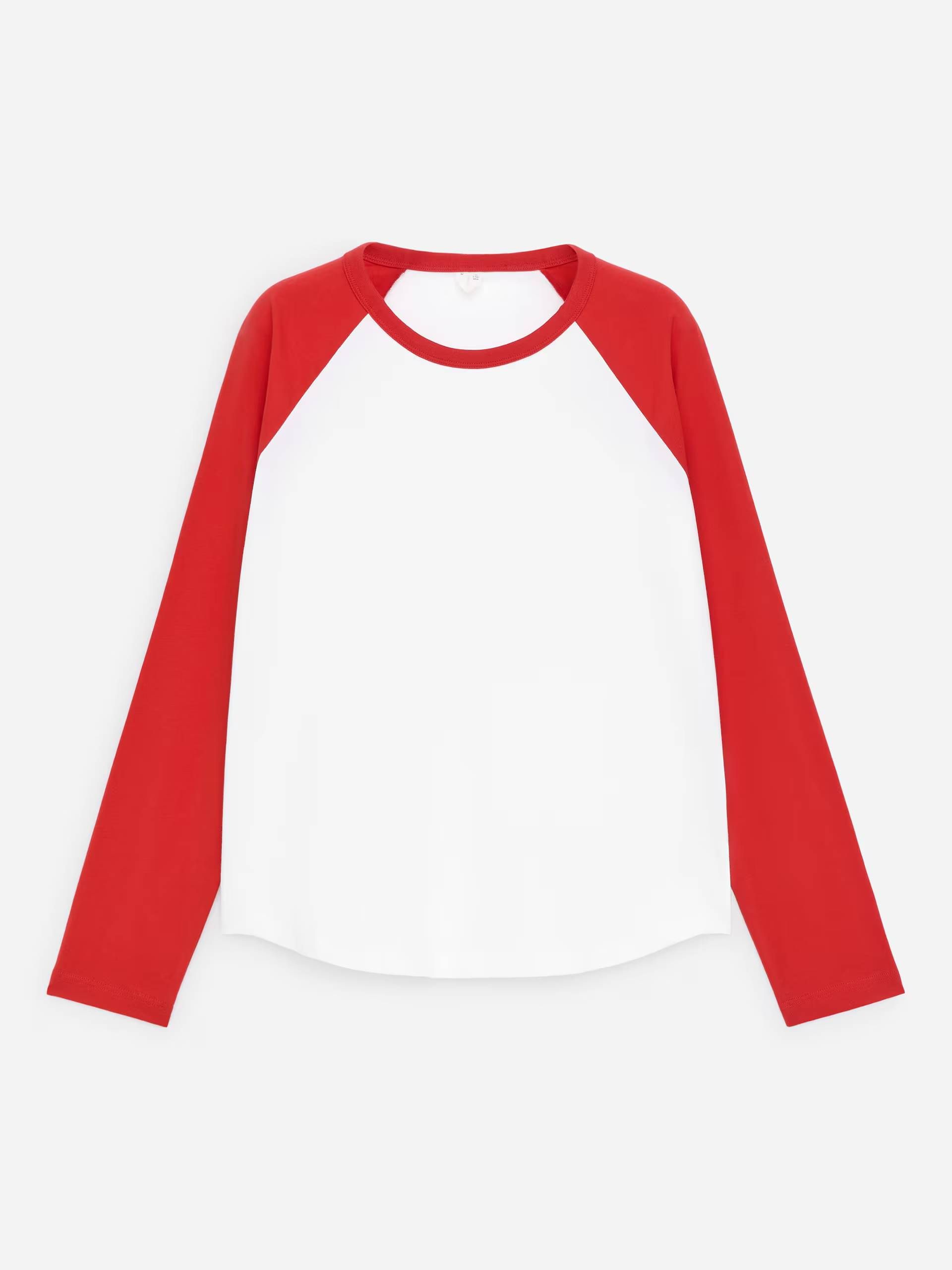 Culpo a Zoe Kravitz de mi obsesión por la camiseta beisbolera