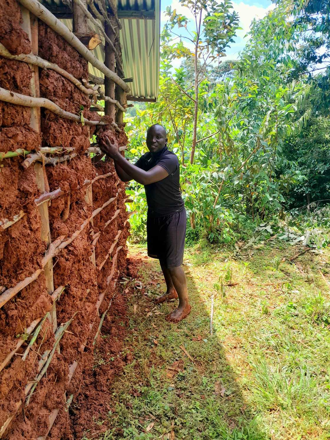 Vihiga: Well-wishers join hands to build new house for elderly man who ...