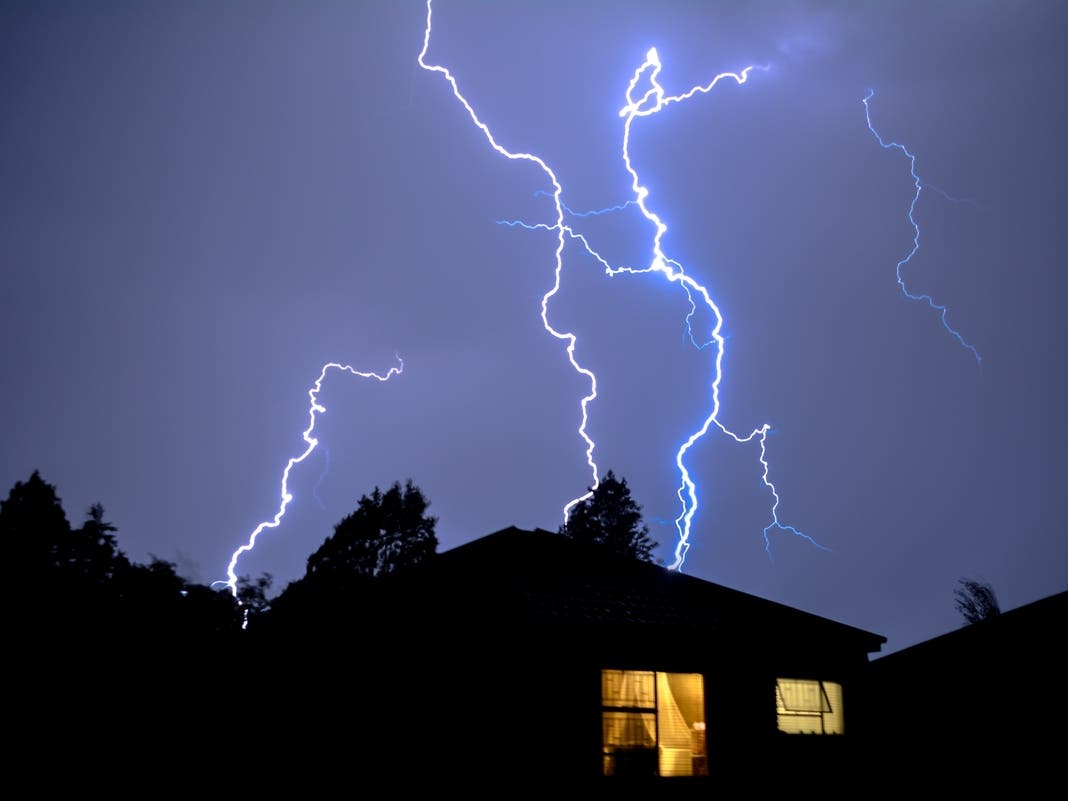 Family displaced after lightning strikes their Brookline home: report