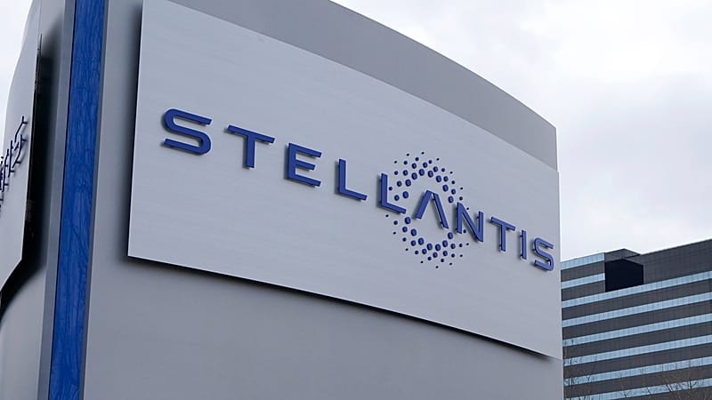 Stellantis wprowadzi 60 nowych modeli do 2030 roku: elektryk z Pomigliano