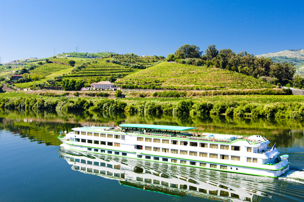 16 reasons to choose a river cruise VS an ocean cruise