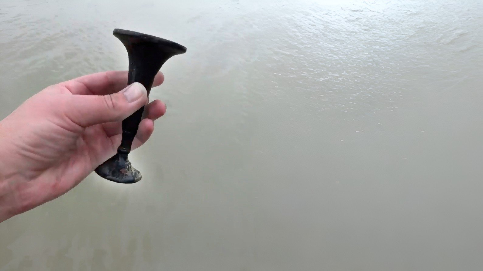 Finding ship remains on the foreshore