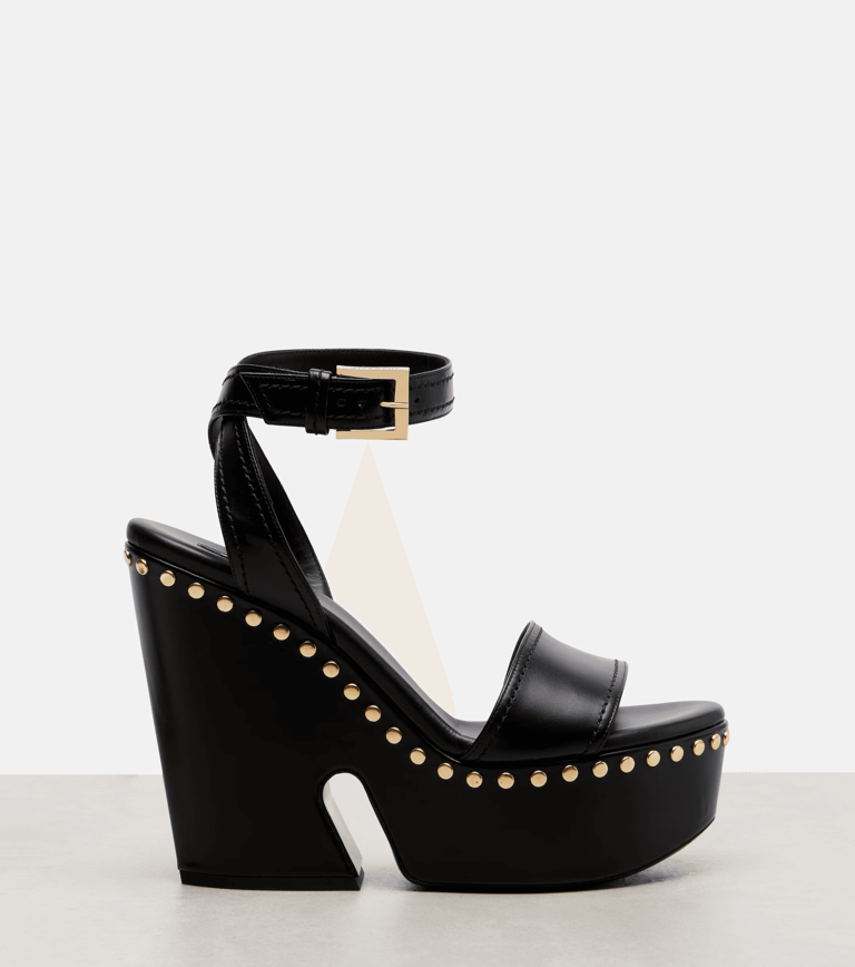 Estos jeans wide leg en tendencia se llevan con sandalias, tenis y ...