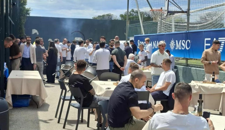 Napoli, oggi a Castel Volturno una braciata per salutare mister Conte