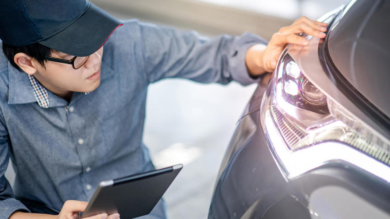 I’m a car dealer: Skip these 6 overpriced car features this year