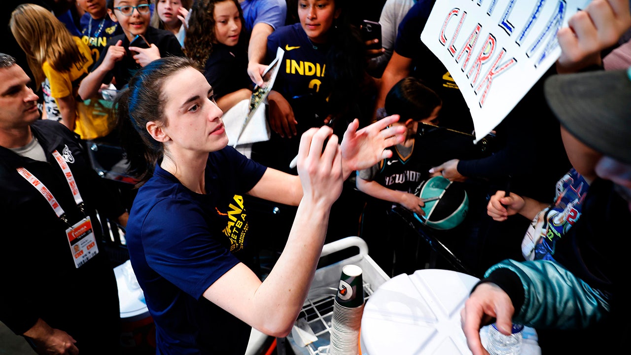 Fans float wild conspiracy theories after Caitlin Clark's late scratch ...