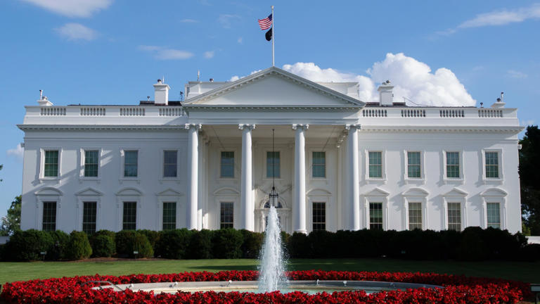 Trump’s White House ordered to hand over secret records