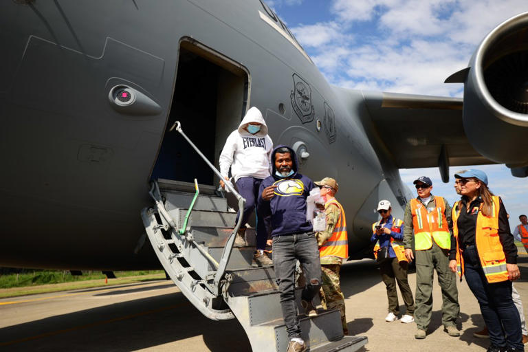 Stunning number of illegal migrants who have been deported from US or ...