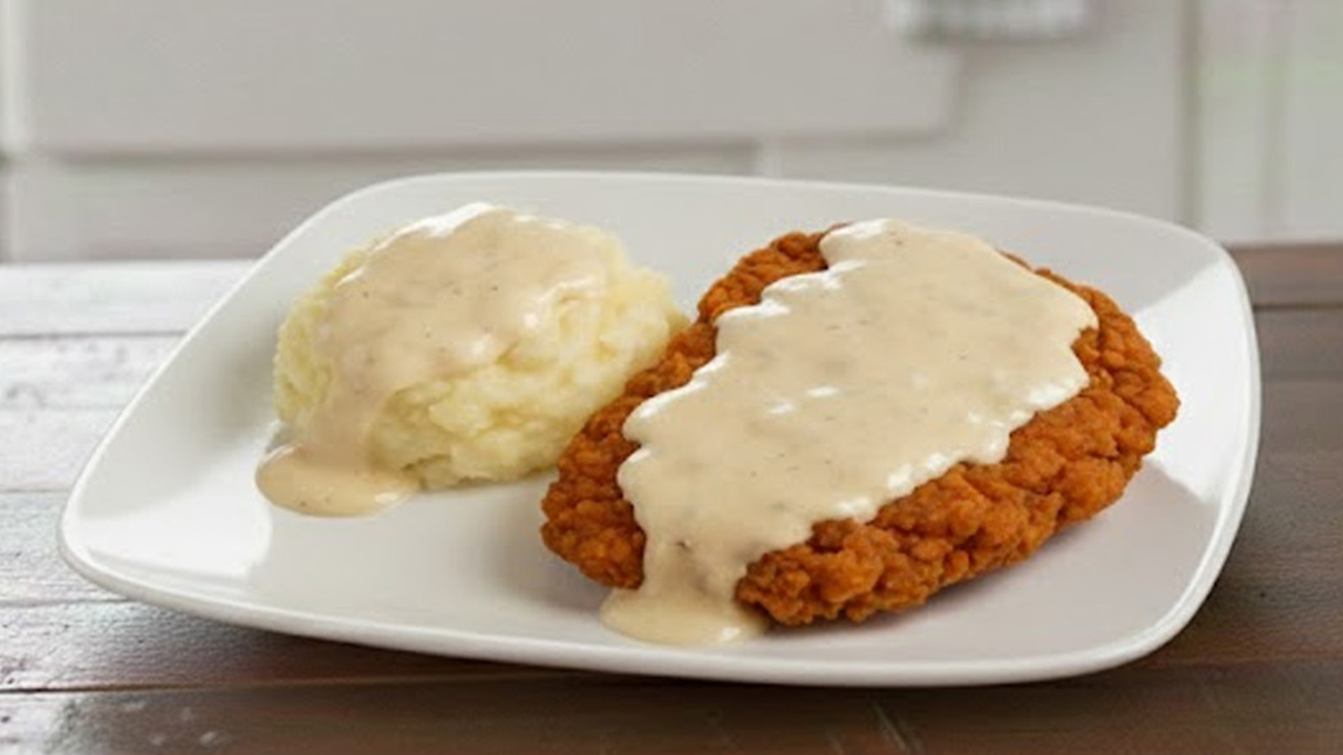 How to make country fried chicken with mashed potatoes and gravy
