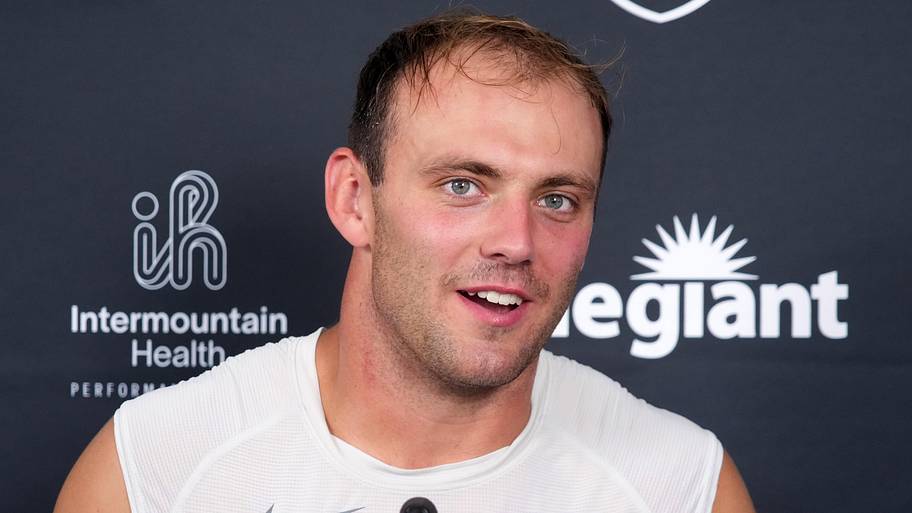 Klint Kubiak had quote of the century when describing Raiders' Brock Bowers