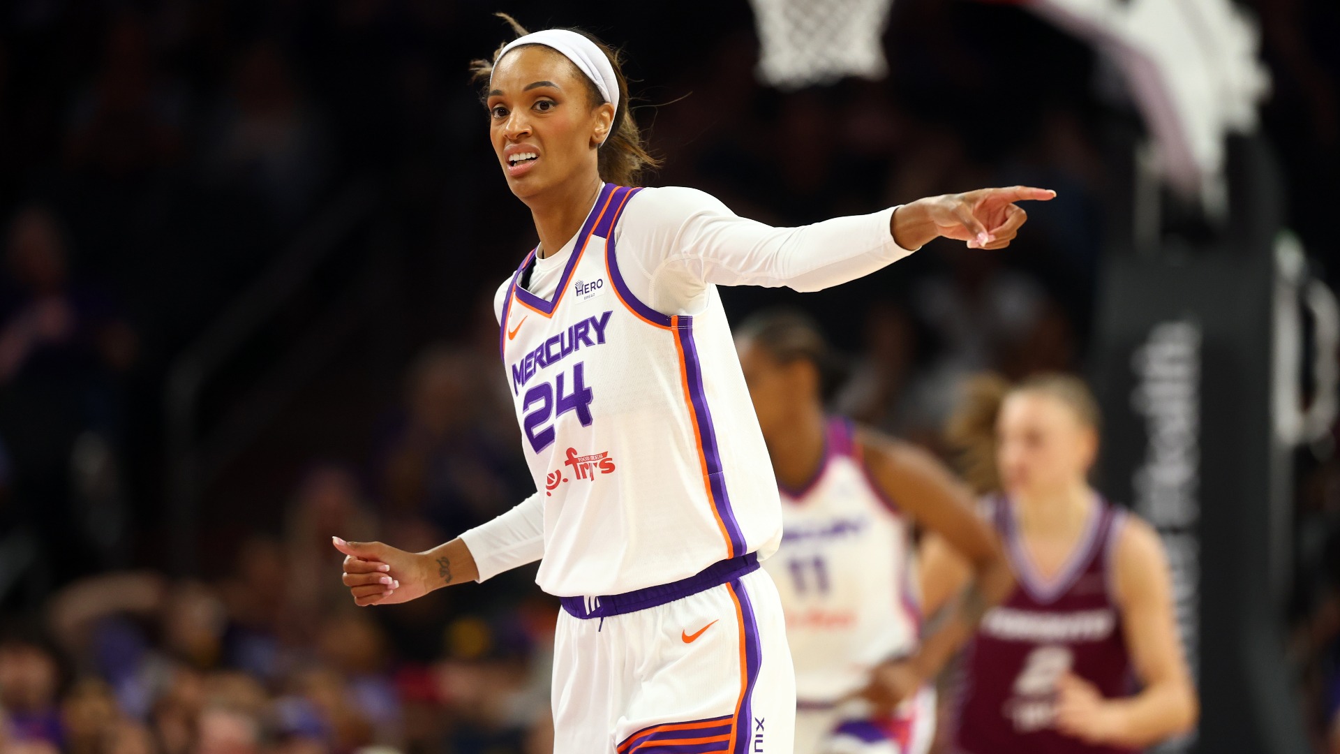 Sparks vs. Mercury WNBA game: Odds and late night action