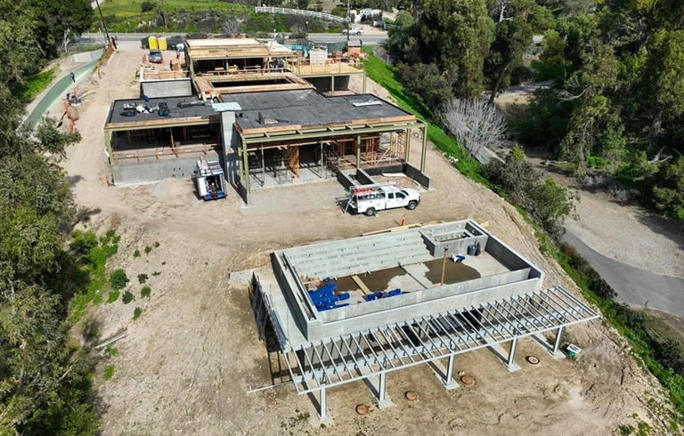 Leonardo DiCaprio’s lavish $50 million Malibu house and art gallery ...