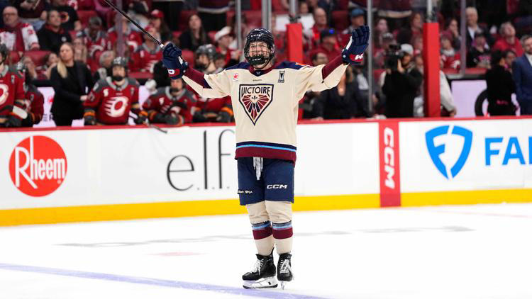 Minnesota native becomes first three-time Walter Cup champion