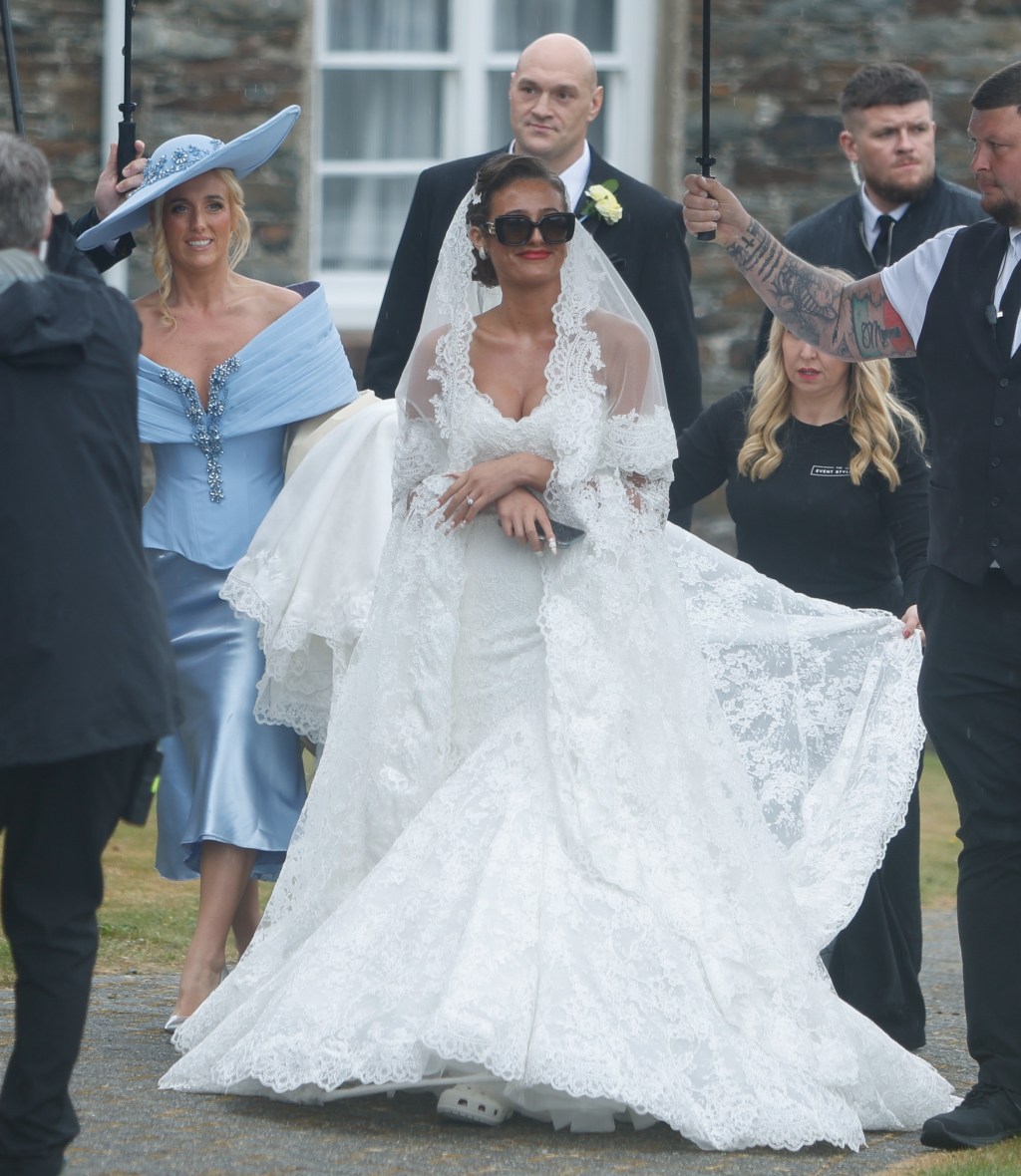 Tyson Fury’s 16-year-old daughter clarifies caravan wedding gift after ...