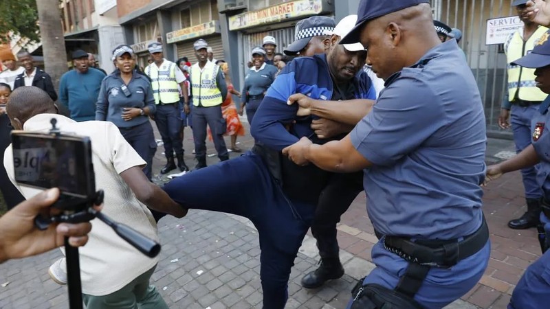 EThekwini mayor urges Home Affairs to relocate immigrants protesting ...