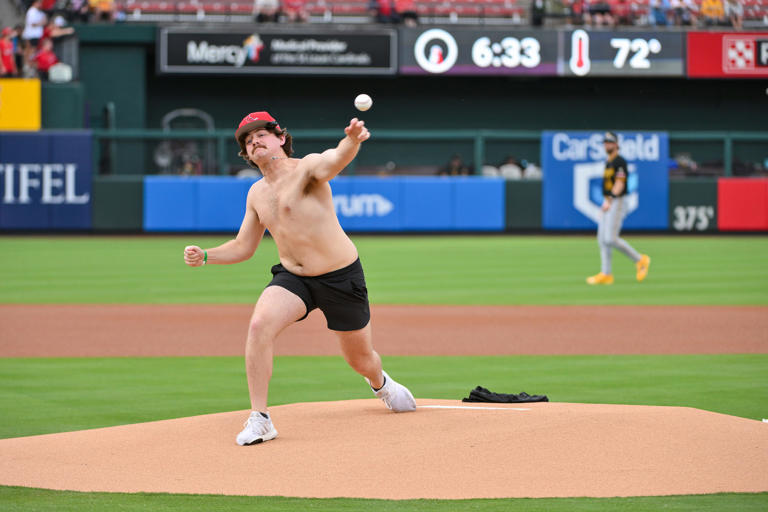'Tarps off' fans cheer Reds to win vs. Royals. What is 'tarps off'?