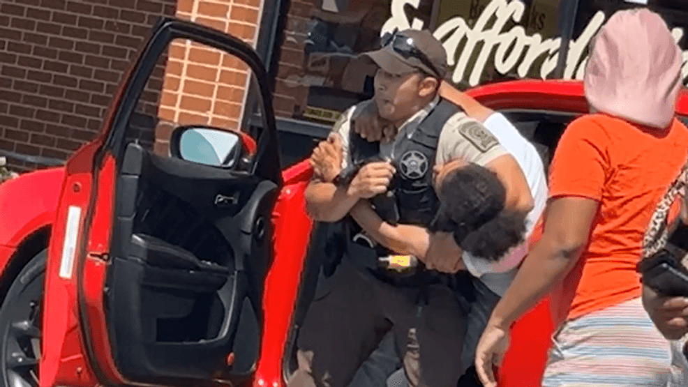 See it: Viral videos show deputy struggling with driver in Food Lion ...