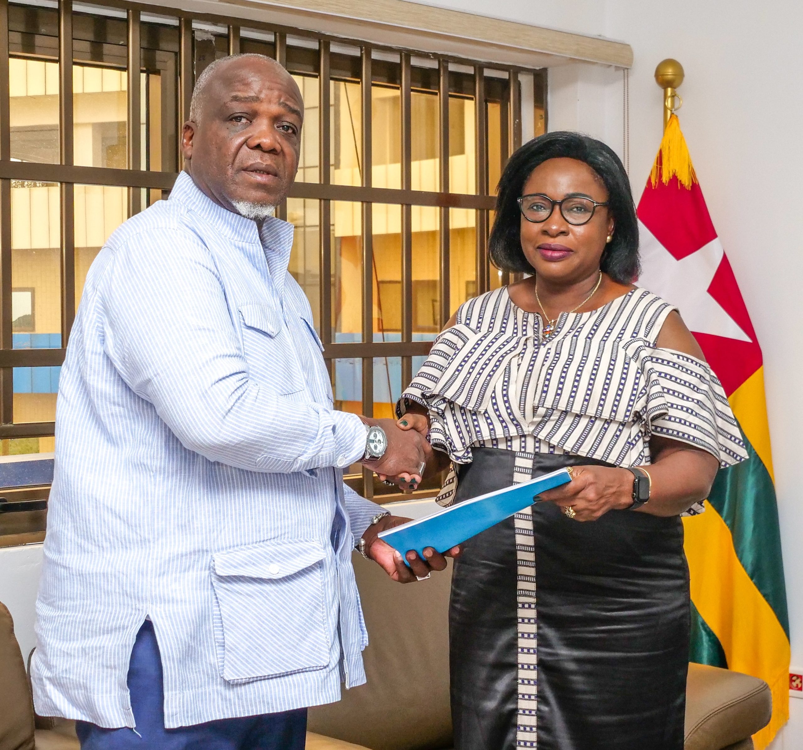 Togo : le Garde des Sceaux reçoit l’Union africaine des huissiers de ...