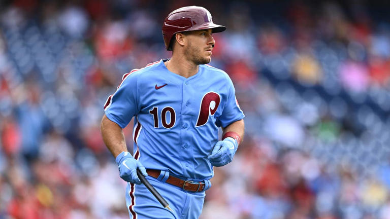 Phillies' JT Realmuto announces unfortunate personal news amid MLB season