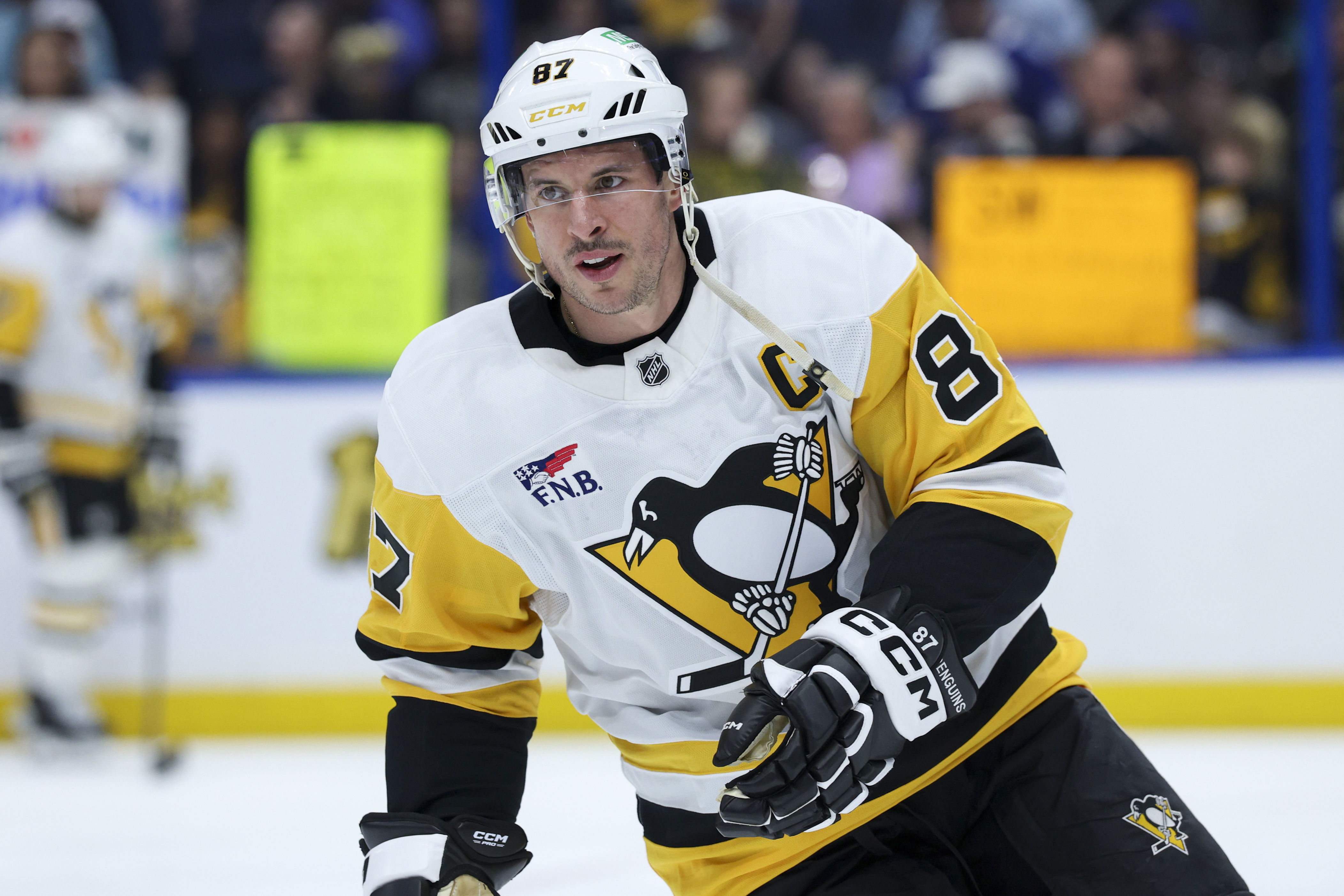 Wayne Gretzky calls Sidney Crosby NHL’s Tom Brady, LeBron James