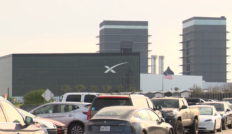 SpaceX scrubs first attempt at 12th launch from Starbase