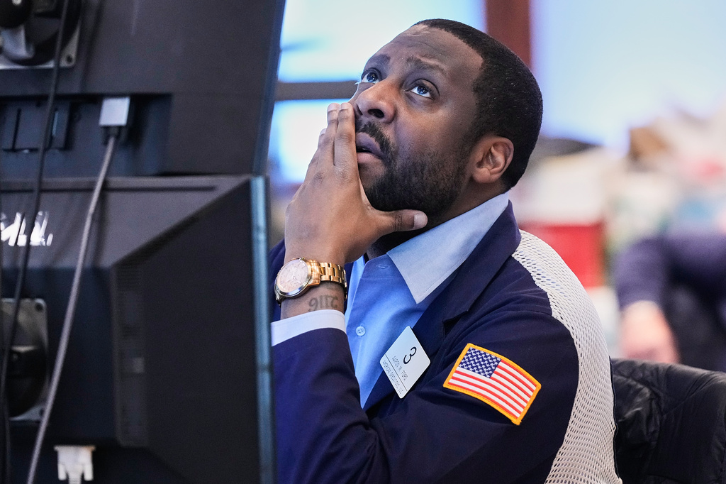 US stocks edge higher following the latest U-turn for oil prices