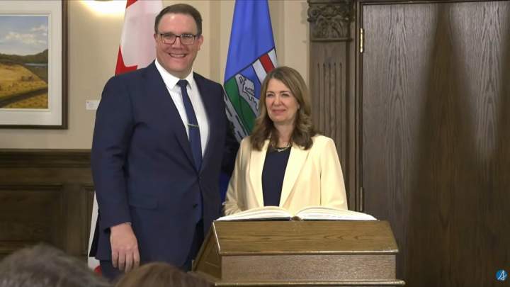 Alberta Premier Danielle Smith shuffles cabinet following 2 resignations