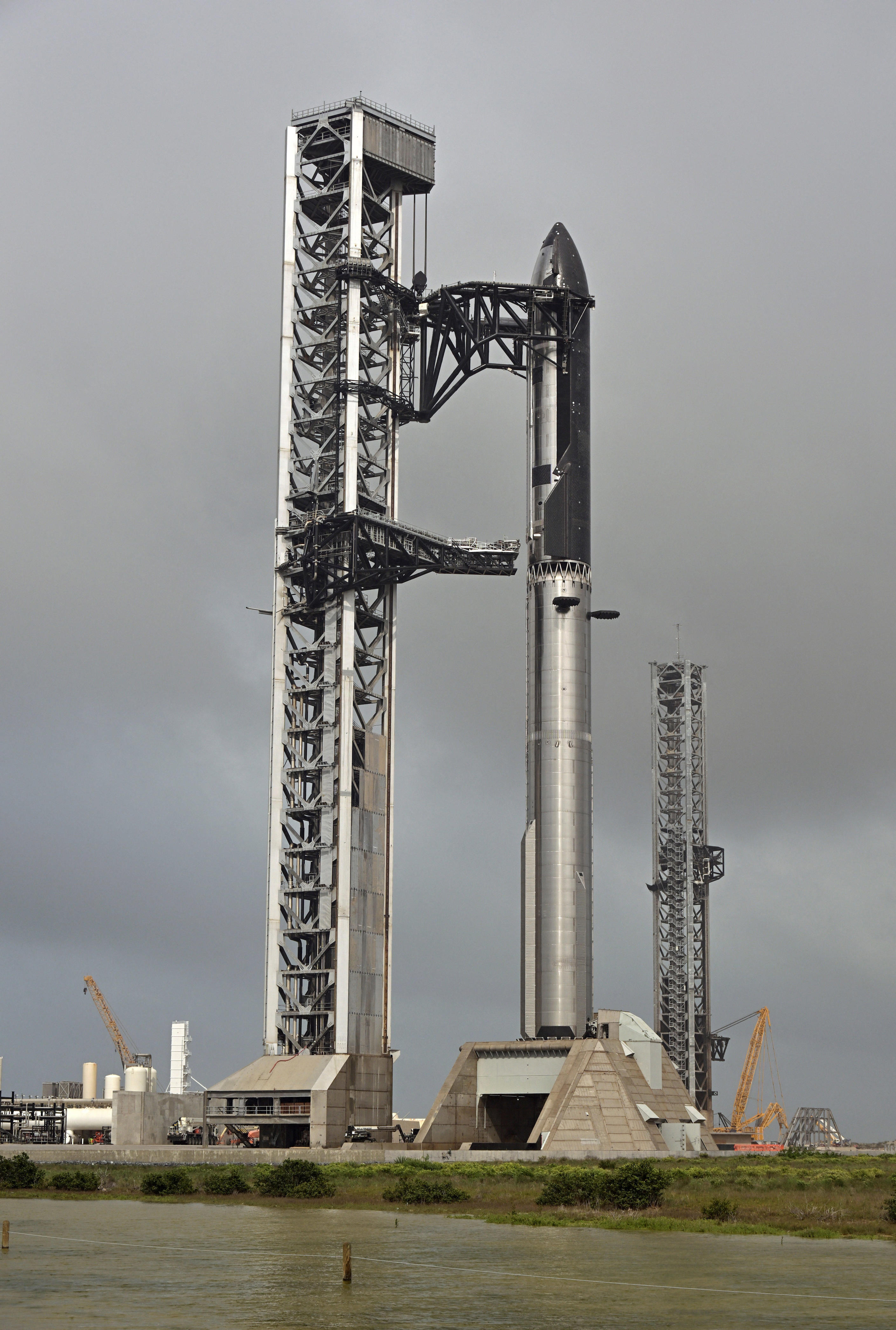 No, you won't see tonight's massive SpaceX Starship launch over NJ
