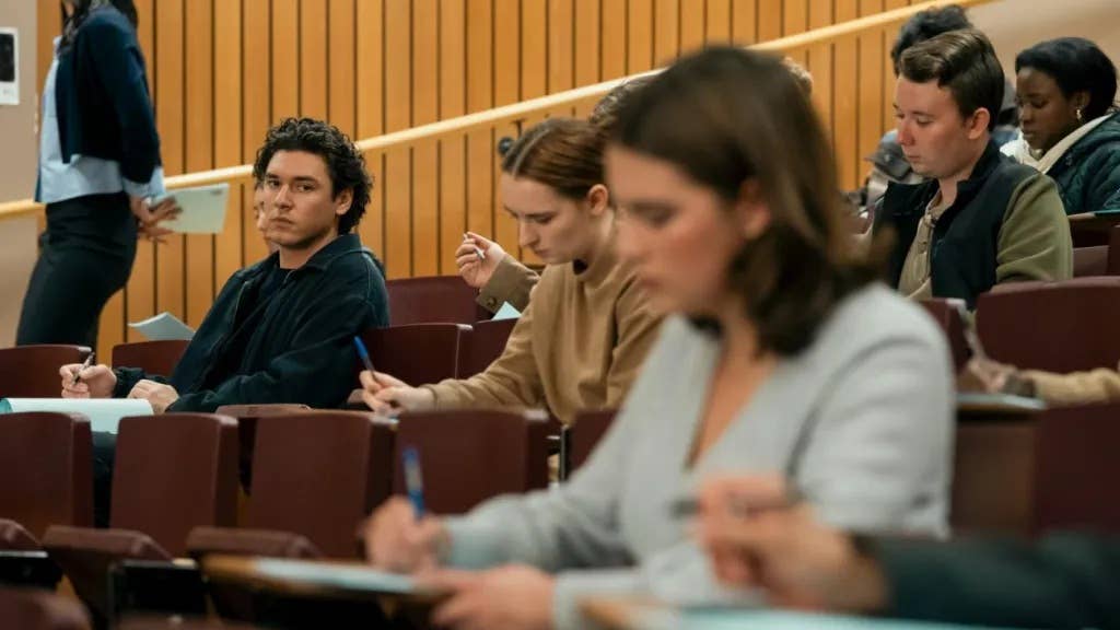 'Off Campus' season 1 finale: Hannah and Garrett's relationship takes a ...