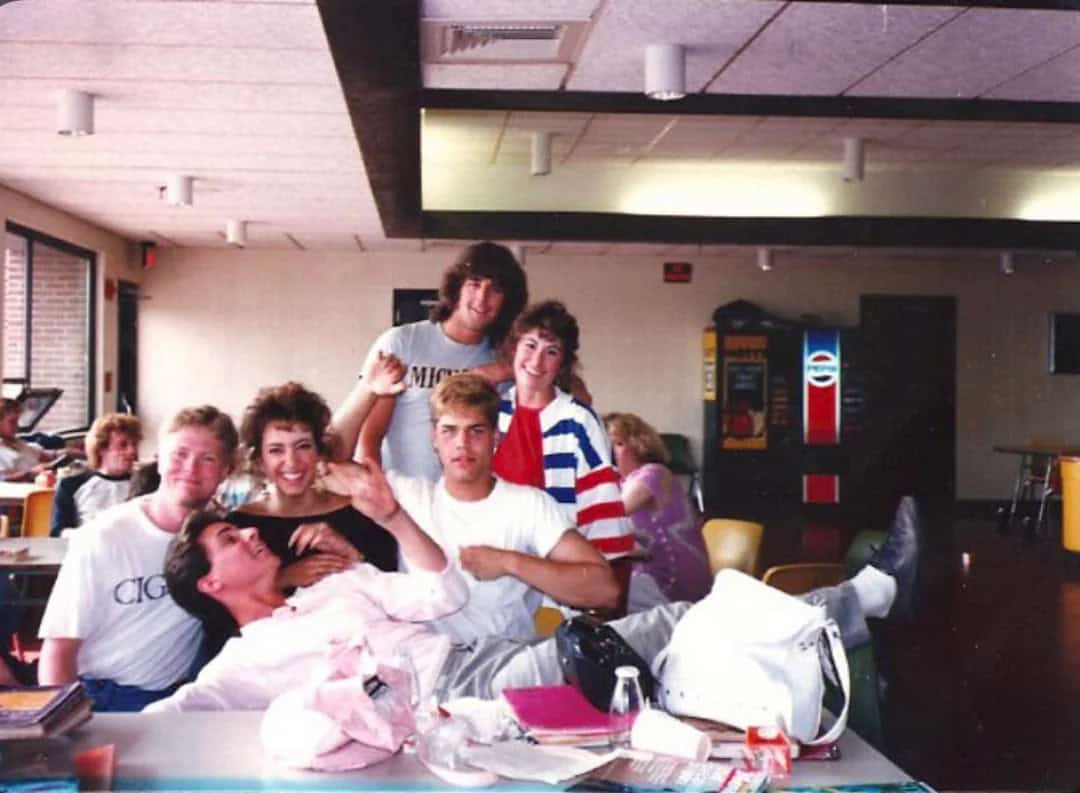 27 photos that capture high school life in the 1980s