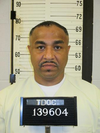 Tennessee death row inmate spared execution after medics fail to find ...