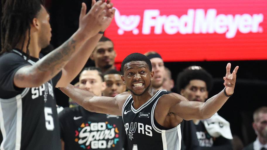 De'Aaron Fox, Dylan Harper up in the air for Game 3 of WCF as Spurs ...