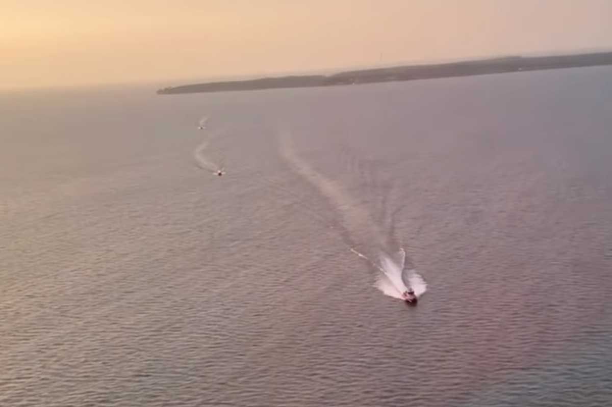 2 Fishermen Rescued After Being Knocked Off Boat During Storm. The ...