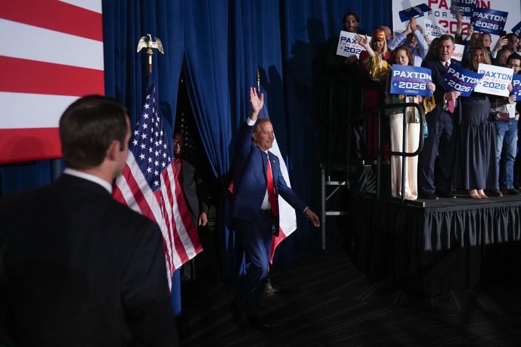 WhatsApp, Meta can access Texans’ private messages, AG Ken Paxton says ...